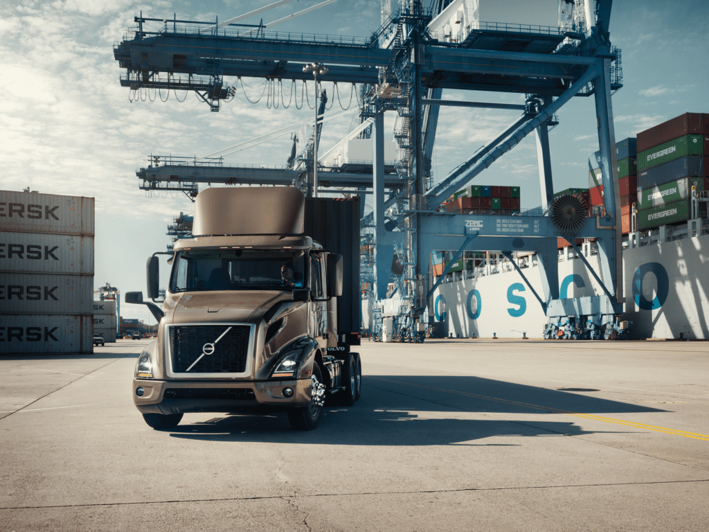 Volvo VNR with 12L Low-NOx Engine - Hybrid and Zero-Emission Truck and ...